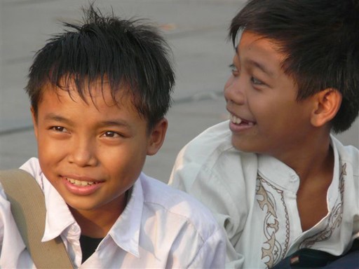 Jaume Singla presenta a Manlleu l'exposició fotoperiodística El somriure permanent