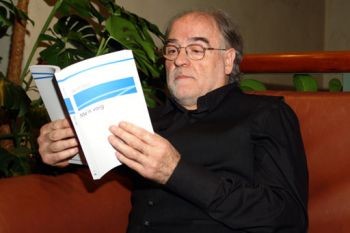 El poemari 'Són les sis', del manlleuenc Jacint Sala, es publica en ...